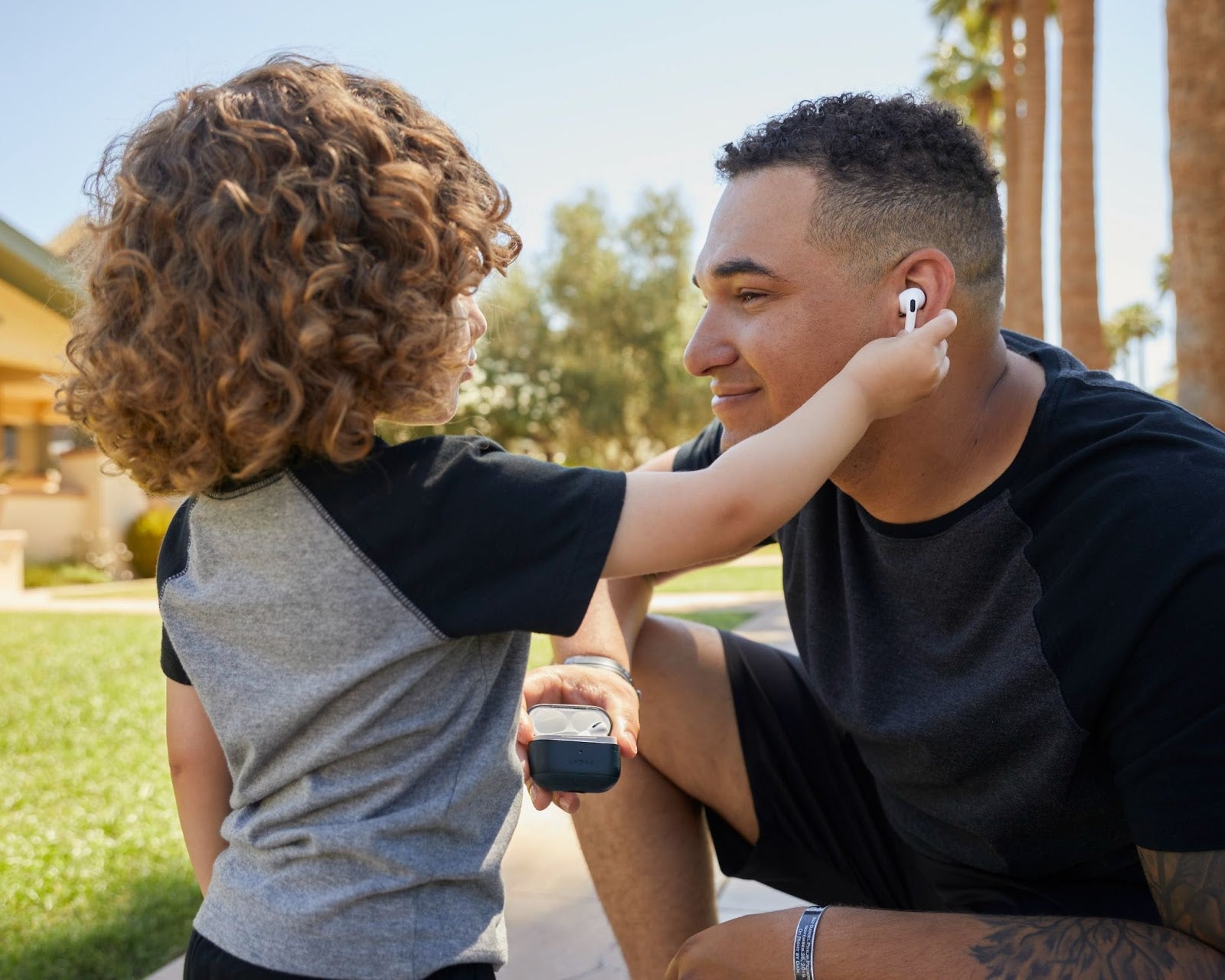 How To Clean Your Nasty AirPods and Your Airpod Case – Andar