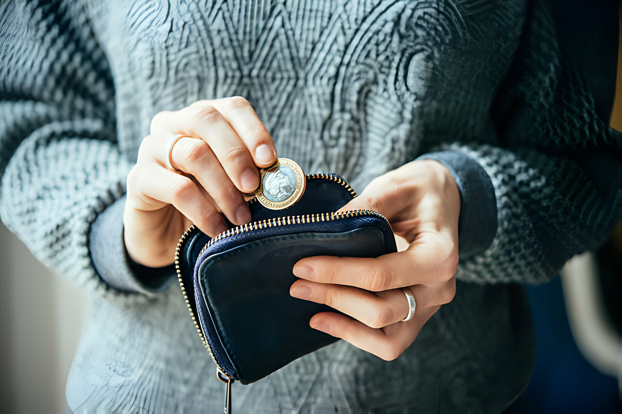 Where to Put Coins in a Wallet: Maximize Space and Style! – Andar