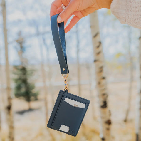 Best Wristlet Wallets: Style Meets Functionality – Andar