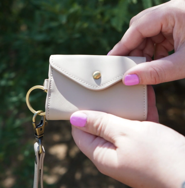 How to Fix Scratched Leather Purse: Quick Repair Techniques – Andar