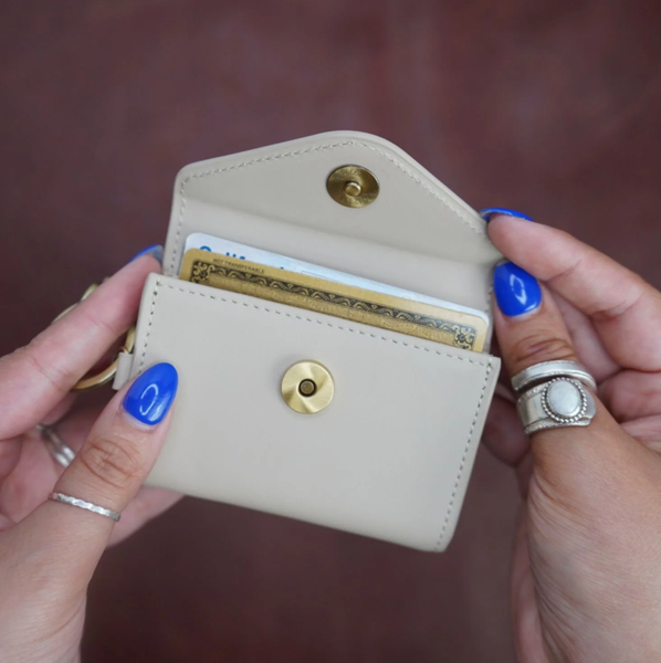 How to Remove Water Stain From Leather Purse: Quick Guide – Andar
